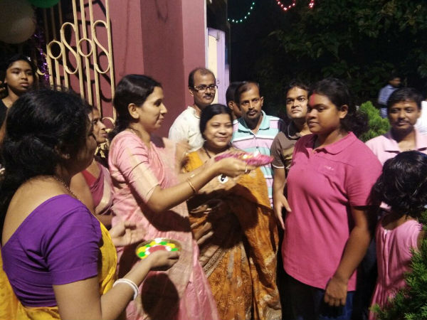 Sayani Das remembers her late coach after swimming across English ...