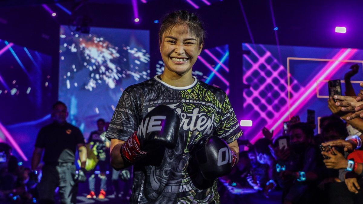 Stamp Fairtex To Face Alyse Anderson At ONE Fight Night 10 - myKhel