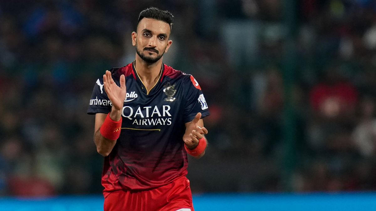 RCB vs CSK IPL 2023: Why Harshal Patel Was Stopped By Umpires To ...