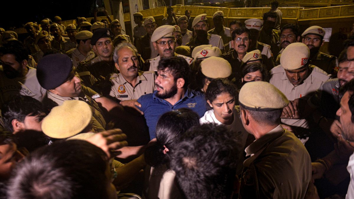 Jantar Mantar Scuffle Delhi Police Denies Use Of Force Against