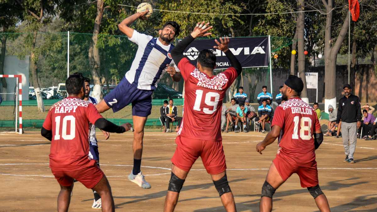 PHL 2023: Rules and Playing Conditions Of Handball - myKhel