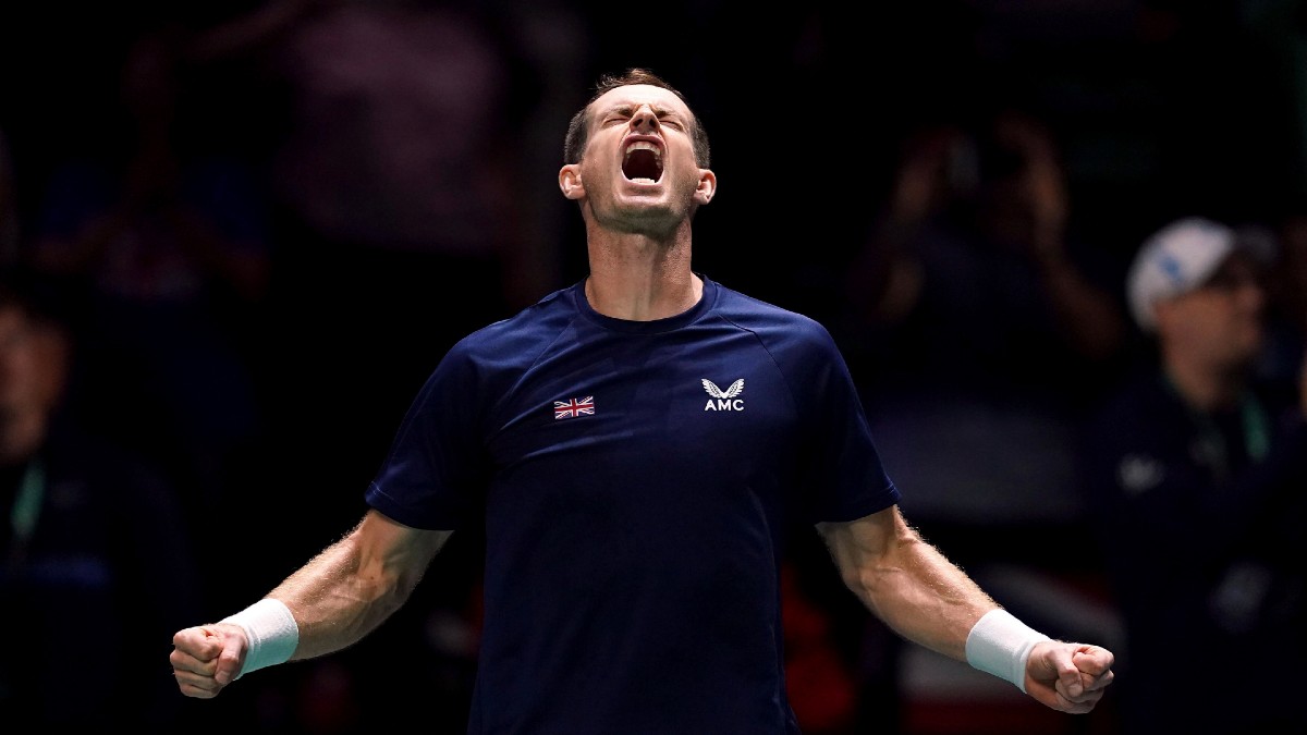 Andy Murray breaks racquet after frustrating defeat in Paris Masters ...