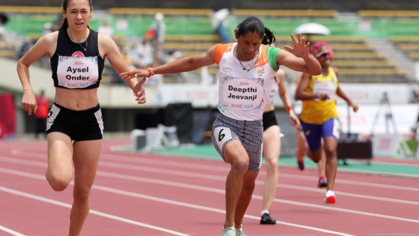 India's Deepthi Jeevanji Sets World Record, Wins Gold at World Para ...