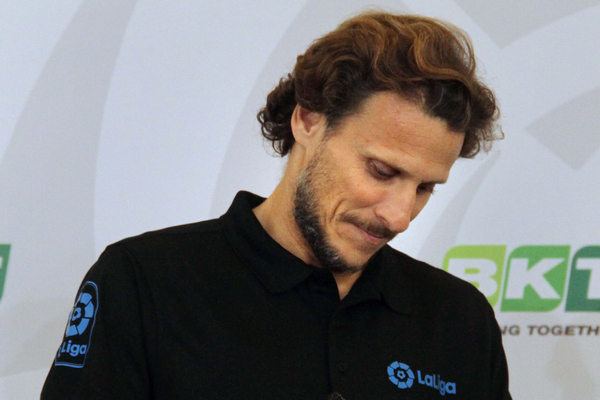 Former Manchester United striker Diego Forlan set to make Tennis Debut ...