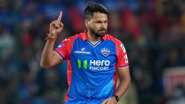 IPL Auction 2025: Mukesh Kumar Reacquired by Delhi Capitals for Rs 8 ...