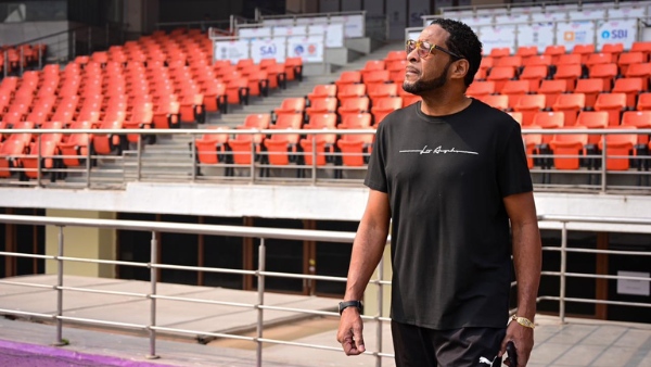Cuban High Jump Legend Javier Sotomayor in awe after seeing JLN Stadium ...