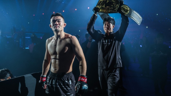 Double Champ Christian Lee Applauds Legal Grounded Knees, Shares His ...