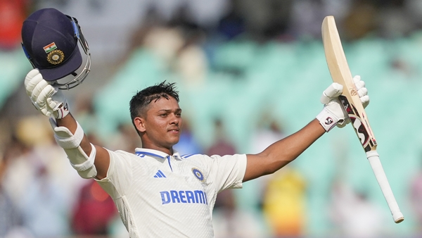 അരങ്ങേറ്റത്തിനു മുമ്പ് തന്നെ യശസ്വി ജയ്‌സ്വാളിന്റെയും ധ്രുവ് ...