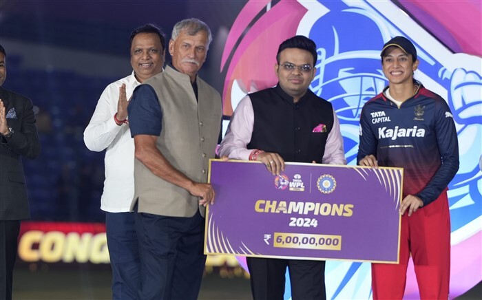 WPL 2024 Final: Royal Challengers Bangalore Celebrates With The Trophy ...