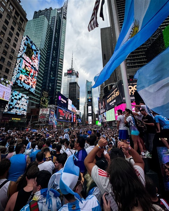 Lionel Messi 37th Birthday Bash Takes Over Times Square; Fans & Team ...