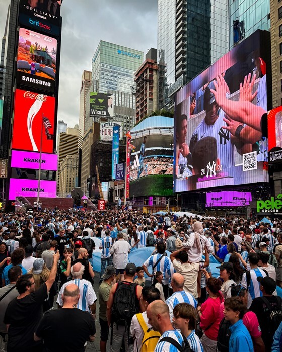 Lionel Messi 37th Birthday Bash Takes Over Times Square; Fans & Team ...