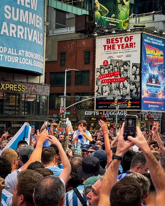 Lionel Messi 37th Birthday Bash Takes Over Times Square; Fans & Team ...