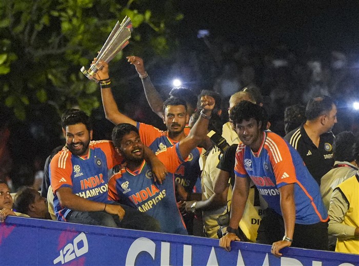 Inside PICS From The T20 World Cup Victory Parade With Team India In ...