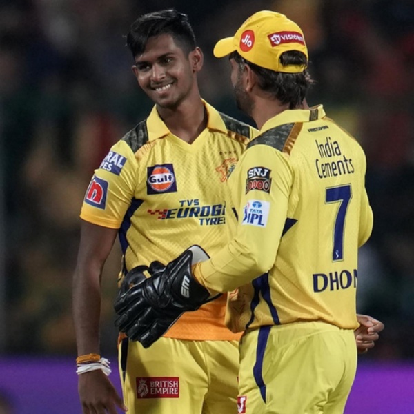 42 வயசிலும் கில்லி மாதிரி உடம்பு வச்சி இருக்காரு.. தோனி இல்லாமல் நான் ...