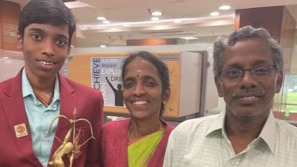 4 வயதில் தொடங்கிய பயணம்.. 14 ஆண்டில் ஆலமரமாக நிற்கும் பிரக்ஞானந்தா ...