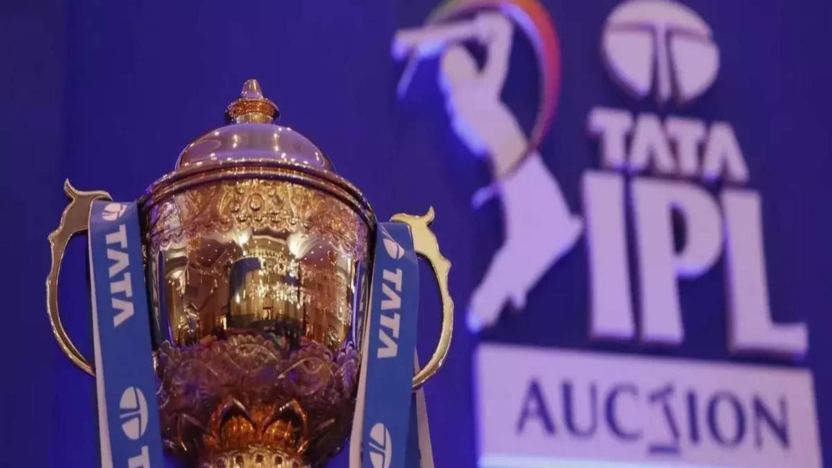 ஐபிஎல் வர்த்தக மதிப்பு சந்தை கடும் சரிவு.. தோனி ஓய்வு தொடர்பான அச்சம் ...