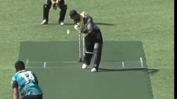 21 బంతుల్లోనే సెంచరీ.. 18 సిక్సర్లతో వీర విహారం! (వీడియో) | Spanish cricketer Asjad Butt slams ...