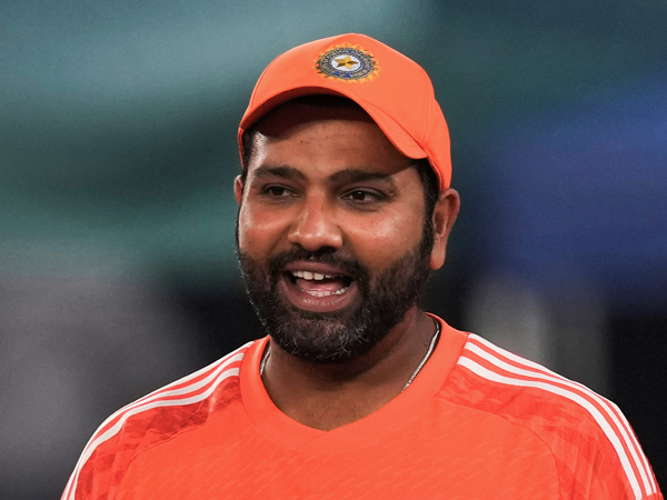 శభాష్ రోహిత్.. కెప్టెన్ అంటే నీలా ఉండాలి..! | Fans hails Rohit Sharma ... శభాష్ రోహిత్.. కెప్టెన్ అంటే నీలా ఉండాలి..! | Fans hails Rohit Sharma ...