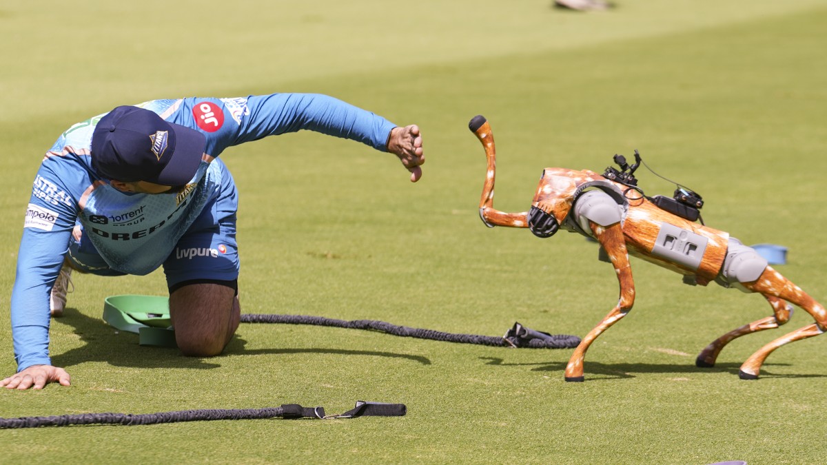 IPL 2025: రోబోటిక్ డాగ్ 'చంపక్' వివాదం.. బీసీసీఐకి బిగ్ షాక్! | IPL ...